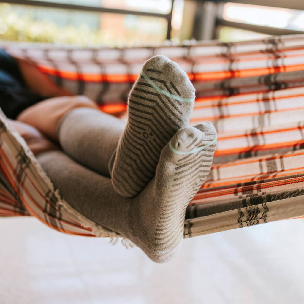 Premium Bamboo Compression Socks with Grip – Onecompress